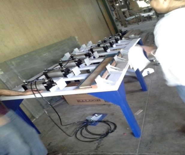 BAMBOO JOINING PNEUMATIC TABLE - Hinoki